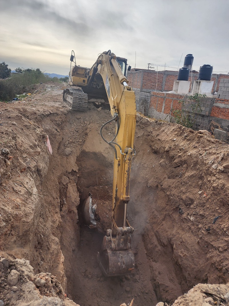 Trabaja Interapas en la reparación de drenaje colapsado en la colonia ...