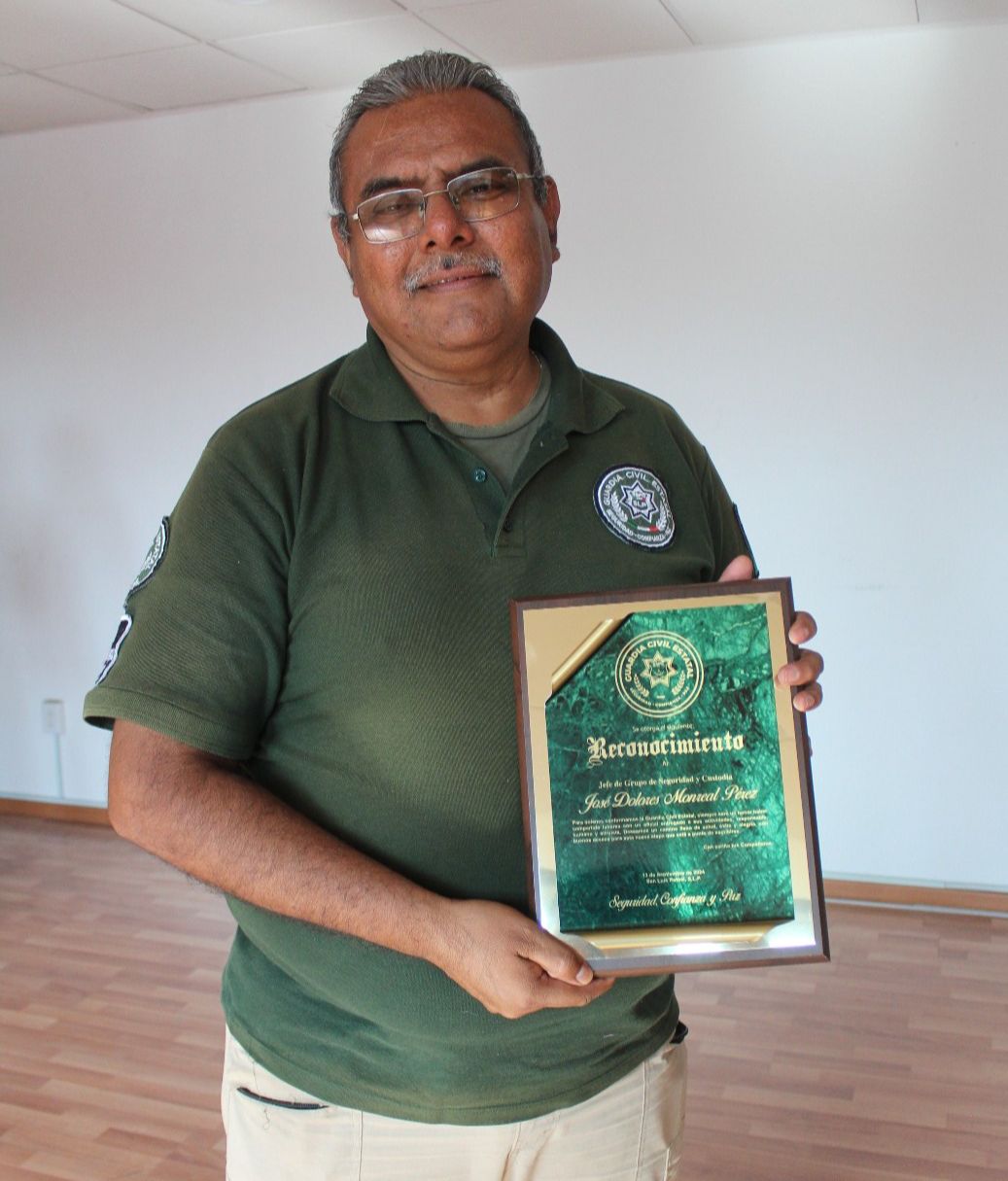 José Dolores Monreal Pérez: Tres Décadas de Servicio y Dedicación a la ...