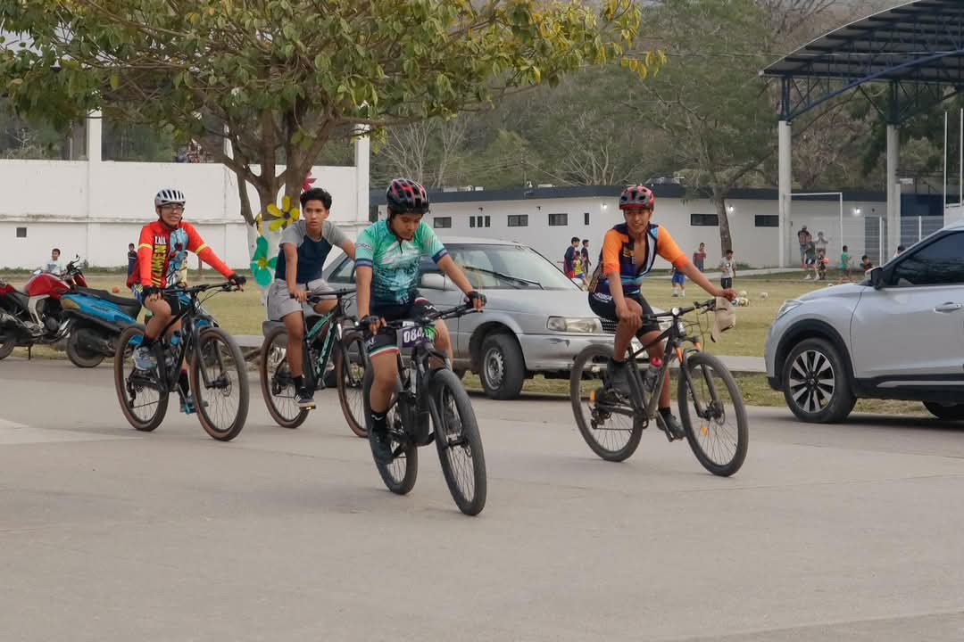 La rodada familiar en el marco del Festival Primavera de Colores fue un ...