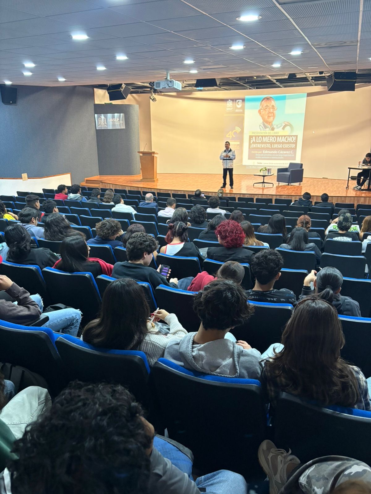 Periodista Edmundo Cázarez presenta su más reciente obra en la Facultad ...